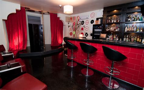 My First Time At A Sex Club And I Brought My Girlfriend