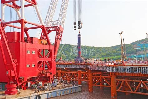 浙江舟山：西堠门公铁两用大桥建设如火如荼 人民图片网