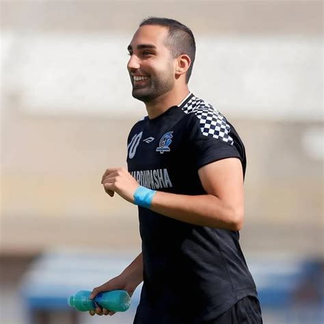 Alireza Naseri Fard Alireza Naseri Fard • Threads Say More