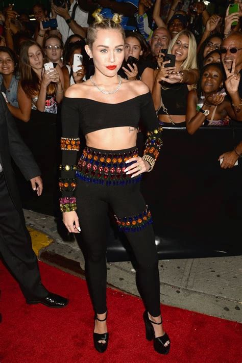 Mtv Vmas 2013 Red Carpet Mtv Miley Miley Cyrus