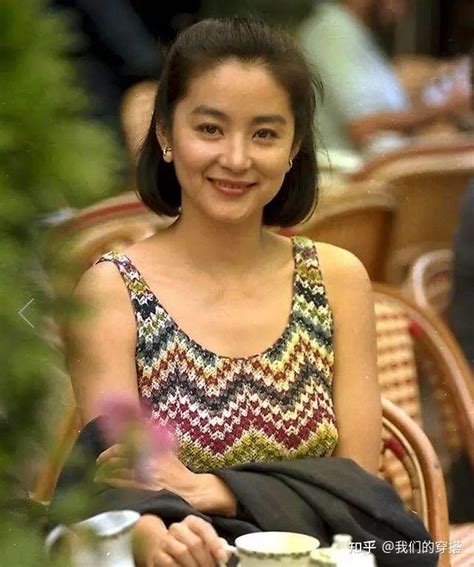 与秦汉分手，林青霞的时尚按下暂停键，40岁后一直踏实服老 知乎