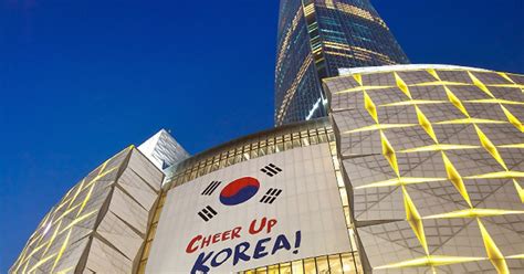 [포토] 롯데월드타워 대한민국 금빛 응원 나선다 5