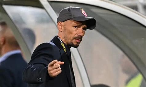 Феновете на ЦСКА недоволстват от треньора ᐉ Новини Tribune Bg