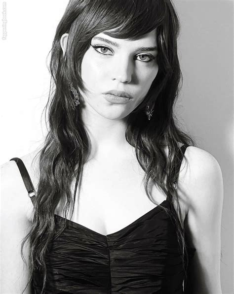 Sophie Thatcher Nude OnlyFans Leaks Fappening FappeningBook