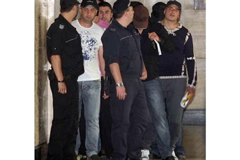 Ихтиманския издал Наглите заради жена си и детето