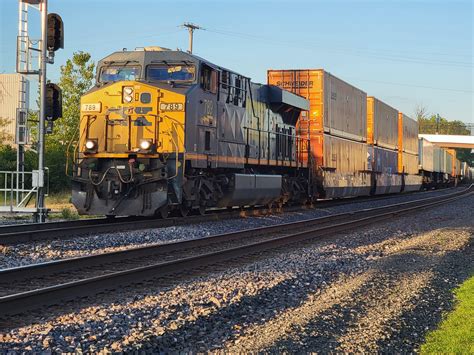 CSX GE ES44DC Leading Intermodal Berea OH R Trains