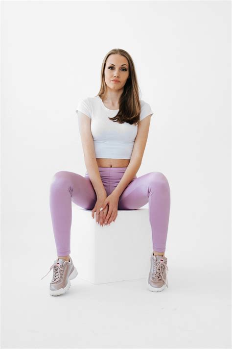 Buy Lavender Pink Shiny Leggings 80 Poliamid 20 Elastan For Comfort Leggic