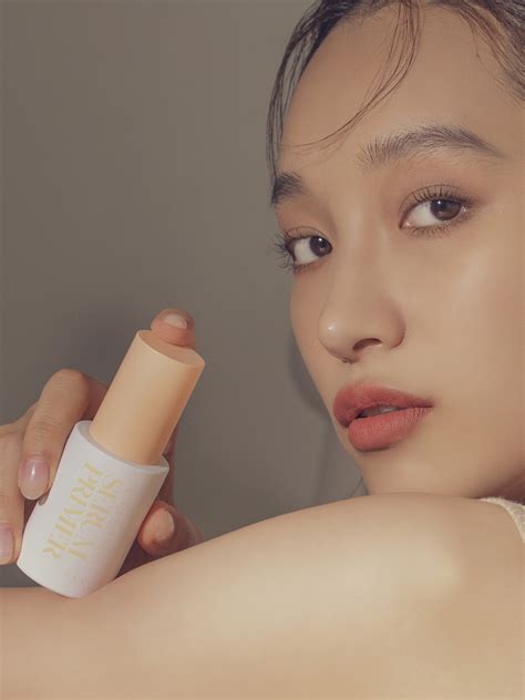 11 울트라 블러링 세럼 프라이머