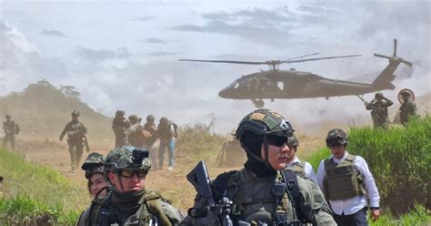 Ejército Nacional Entregó Toneladas De Ayuda Humanitaria En El Plateado Como Parte De La