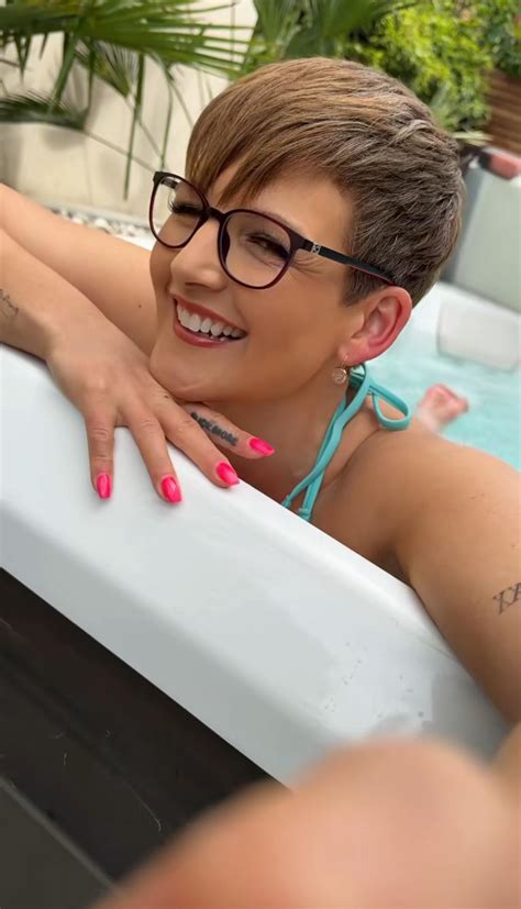 Hannah Brook Hannah Brook Updated Their Cover Photo