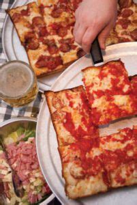 Detroit Style Pizza A Guide To Detroit Pizza Pizza Today