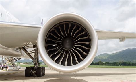 Ge Celebrates Delivery Of 3 000th Ge90 Engine