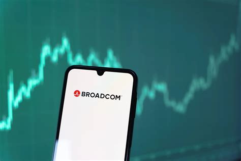 With Shares Near Highs Heres To Watch In Broadcoms Q3 Report