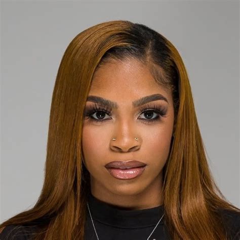 T A T I Pyt T Threads Say More