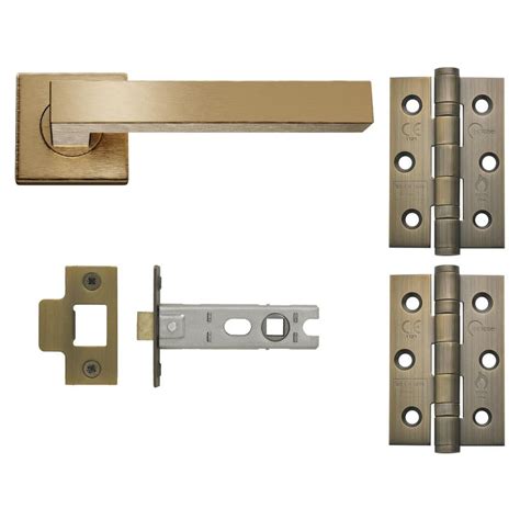 Burford Antique Brass Lever On Rose Door Handle Pack Howdens