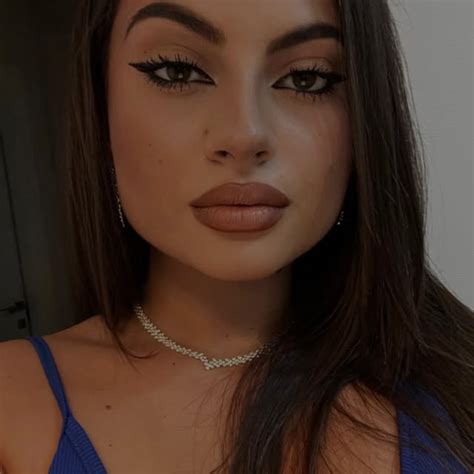 Giulia Catanese Juliet Catanese • Threads Say More