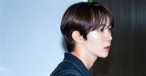 Nct 위시 료 얼굴에 별 스티커 붙이고 [사진]