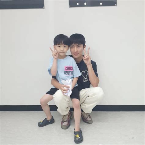 아역배우 키즈모델 이주원 이주아 On Instagram 22년 5월~7월 주원 지난사진 선생님과의 독사진은 소중하니까