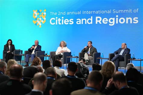 Відбудова громад співпраця з міжнародними партнерами та досвід українських регіонів ключові