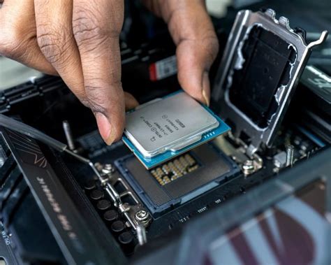 So Installieren Sie Eine Intel Oder Amd Cpu Auf Ihrem Motherboard
