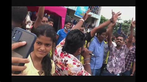 මේවගේ ආදරයක් ලබන්න මම පින්කරලා තිබුනත් එදාම හවස අපි වෙන් උනා 👩‍ ️‍👨 Youtube