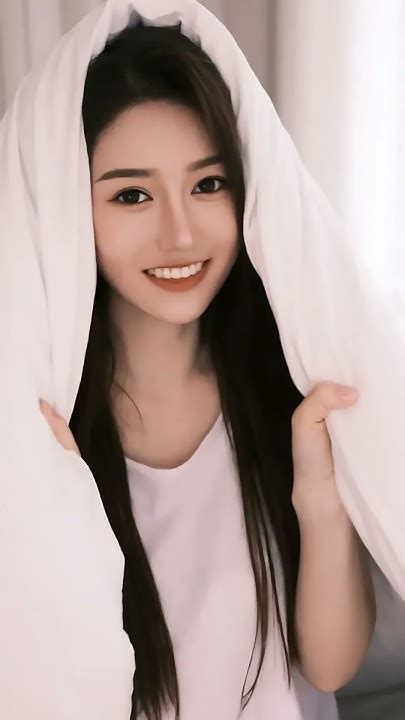 冬日魅力！长发吉他女孩的动人演奏瞬间 Chinesebeauty Youtube