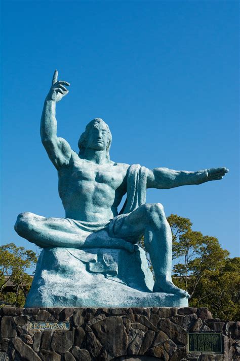 【今日は何の日？】8月8日＝長崎の平和祈念像が完成する（1955年） ／ 雑学ネタ帳｜明日の介護をもっと楽しく 介護のみらいラボ（公式）