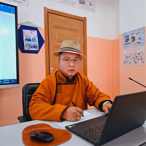 Архангай Чулуут Боловсролын тэргүүний ажилтан С Гомбосүрэн Боловсролын тэргүүний ажилтан Н