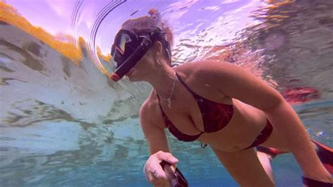 Carissa In The Public Spring Sensual Hydrotherapy Carissadumond