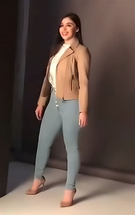 Emma Coronel New York Times Womens Floral Maxi Dress Fashion Floral