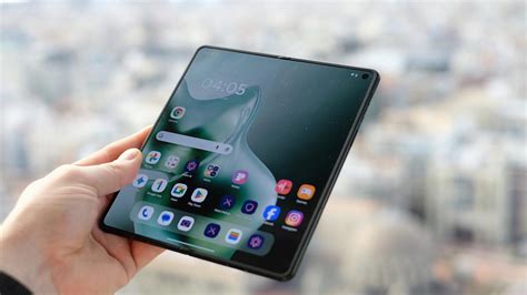 Motorola Razr Fold Hands On At Mwc 2026 Bright Screens Inside And Out