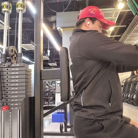 당신의 가슴이작은 이유 운동 헬창 헬스 오운완 운동하는남자 가슴운동 Youtube