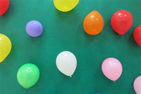 Static Electricity Balloon And Wall