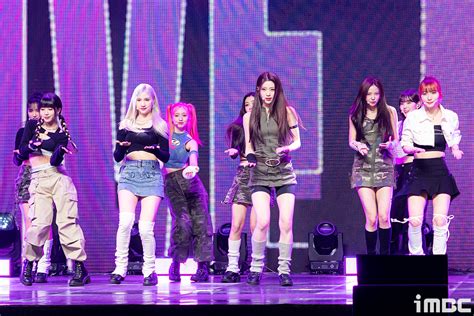 [포토] 케플러 타이틀곡 Giddy 무대