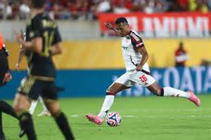 Alex Sandro Avalia Duelo Entre Flamengo E Bayern No Mundial Plano De Jogo Não Muda