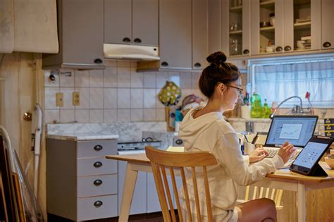 회사 출근이 그렇게 끔찍한가” 돈보다 ‘재택 근무 택한 직장인들 헤럴드경제