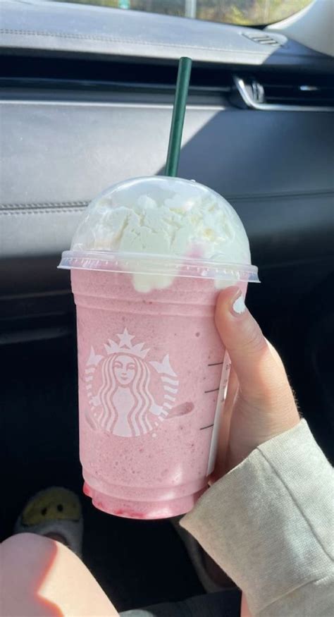 These Starbucks Drinks Look So Yummy Starbucks Strawberry Frappuccino