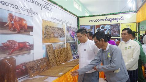 ကယားပြည်နယ် အသေးစား၊ အငယ်စားနှင့် အလတ်စား ထုတ်ကုန်ပစ္စည်းများပြပွဲ ဖွင့်ပွဲအခမ်းအနား လွိုင်ကော်မ