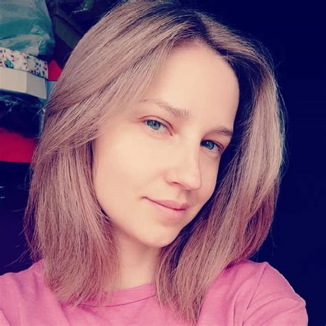 Виктория Грахольская Viki Grakholskaya • Threads Say More