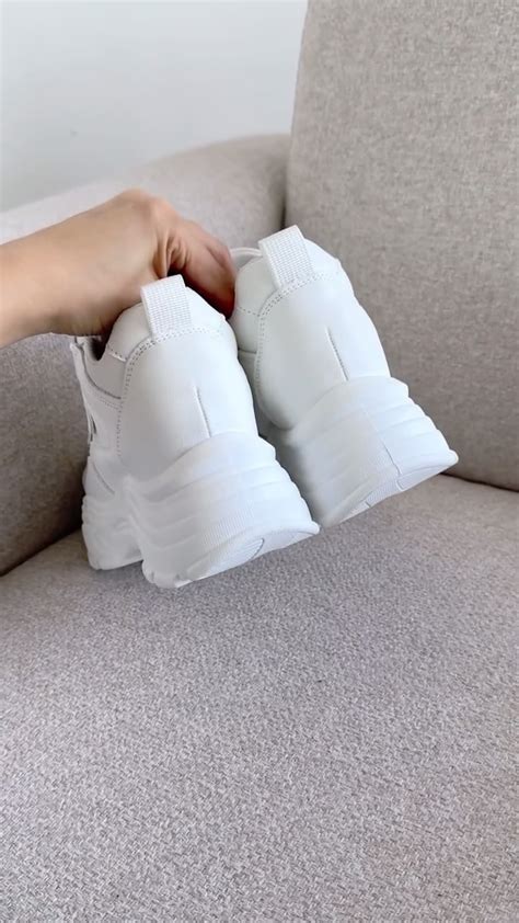 할리샵 L 여성신발 L 여성슈즈 L 신발쇼핑몰 럭셔리한 리본 큐빅 디테일이 예쁜 뮬 슬리퍼 햇빛 받으면 블링블링 회려해서