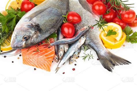 鱼肉 水平画幅 银色 海鲷 竹荚鱼类 生食 海产 动物身体部位 西红柿 柠檬