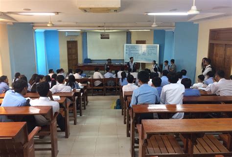 សកម្មភាព ការ ចុះ ផ្សព្វផ្សាយ អំពី ថ្នាក់ ពិសេស សេដ្ឋកិច្ច និង គ្រប់គ្រង ជា ភាសា បារាំង និង ភាសា