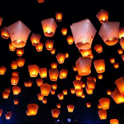 Ready Stock Kongming Lantern Kong Ming Deng 孔明灯 Mid Autumn Festival Chinese Lantern Assorted