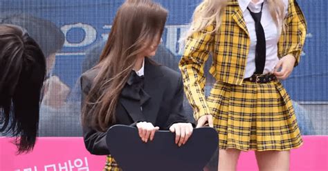 왕이런 쩍벌