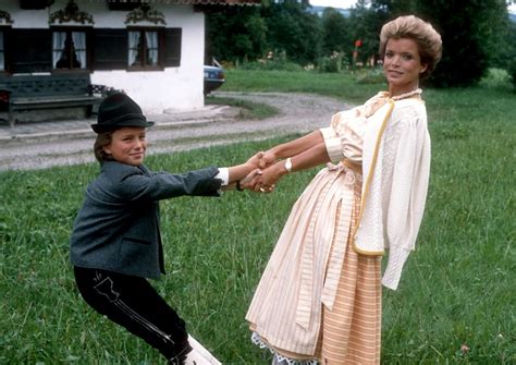 Uschi Glas Hebt Mit Serien Sohn Ab Wiedersehen Nach 33 Jahren