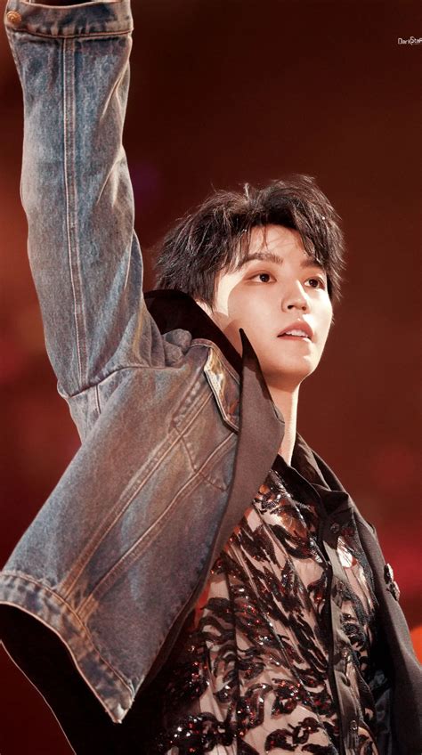 王俊凯舞台照片高清图集 抖音