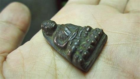 หลวงปู่ทวด วัดช้างให้ หน้าอาปาเช่ ปี2505 หลังเตารีด พิมพ์เล็ก พระเครื่อง พระแท้ Webpra เว็บ พระ คอม