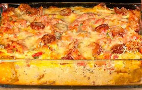 Caçarola De Batatas Com Salsichas E Queijo Parmesão