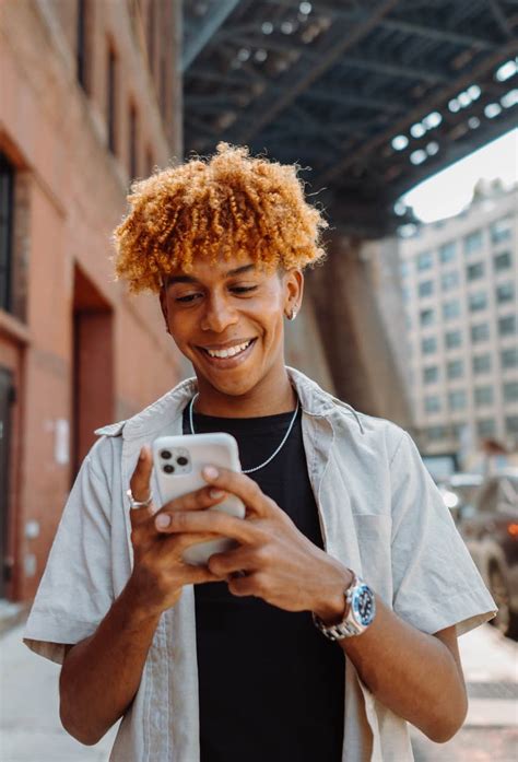 Gen X Woman Shares The 3 Distinct Ways Gen Z Gives Out Compliments Yourtango