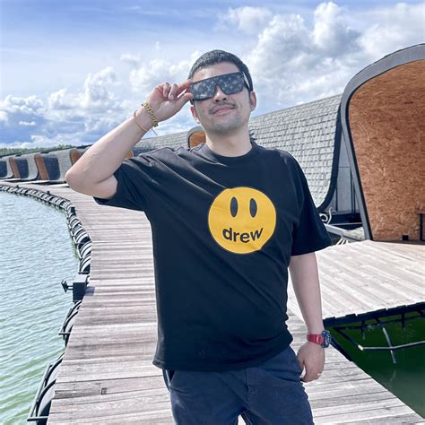 ชิดชนก พี่มีคนถูหลังให้ยังค่ะ ซื้อสบู่วันนี้แถมคนถู55🤣 หมอคะหนูอยากได้น่าแบบนี้ สบู่ส้มวิตซี